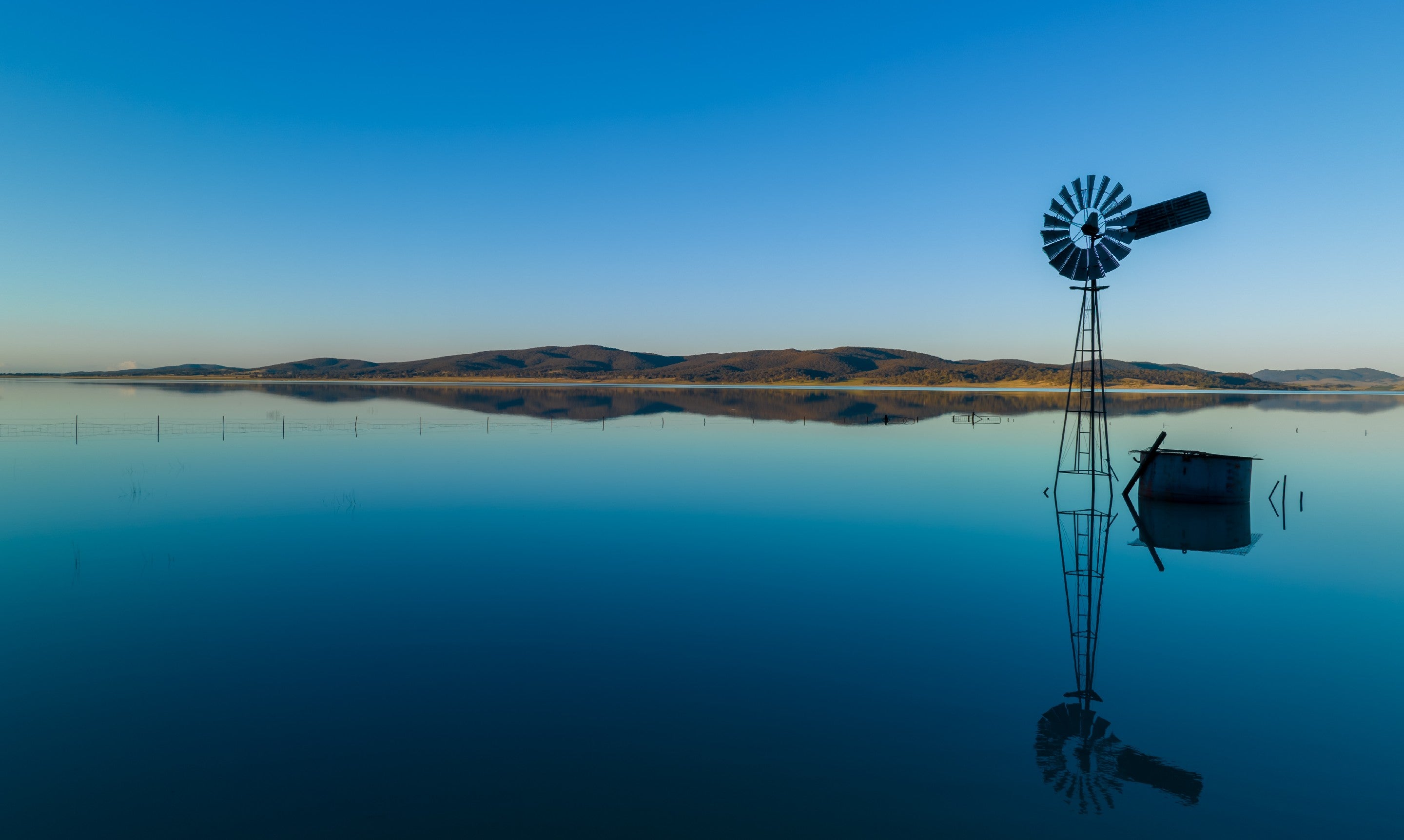 Lake George Windmill NSW – Damien Wyer Landscape Photography Australia